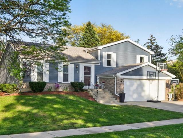 701 Buffalo Cir, Carol Stream, IL 60188