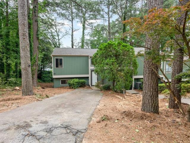 701 Godwin Ct, Raleigh, NC 27606