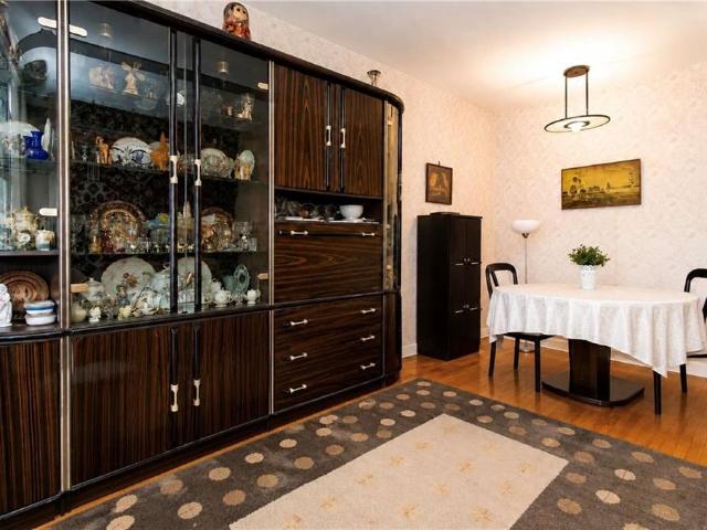 701 Gerald Court # 2E