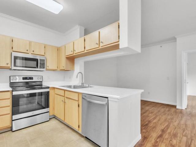 701 Gibson Dr Apt 1213, Roseville, CA 95678