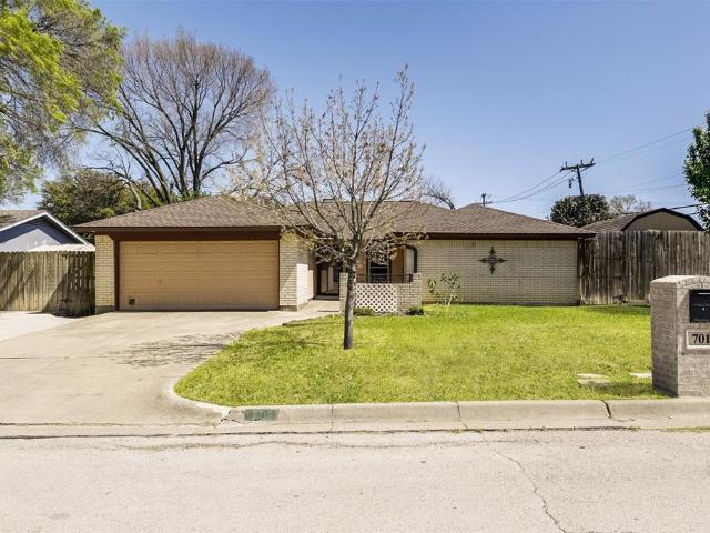 701 Del Mar Ln, Arlington, TX 76012 | Compass