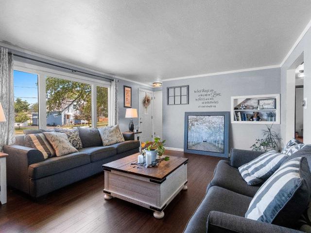 701 E 10TH Street