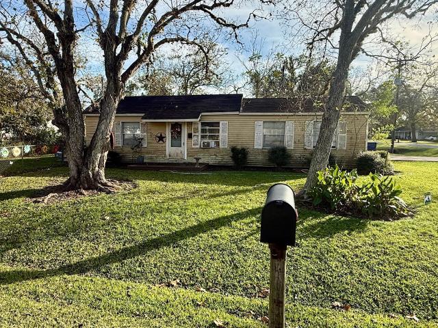 701 E Bernard St, West Columbia, TX 77486 | MLS #33827