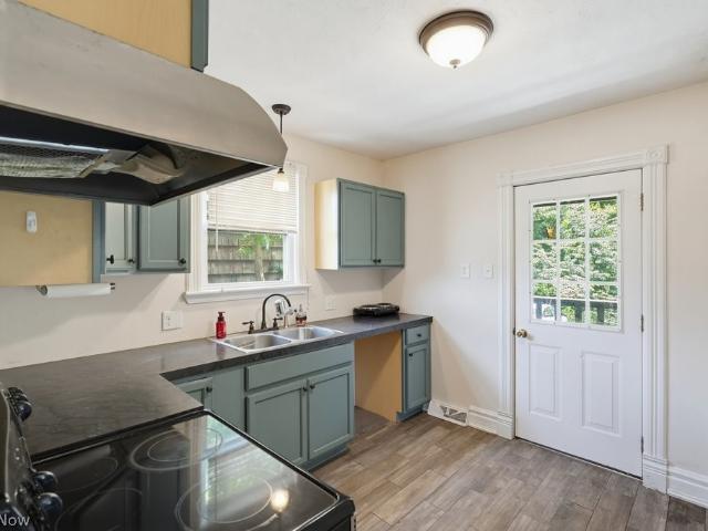 701 E Lincolnway
