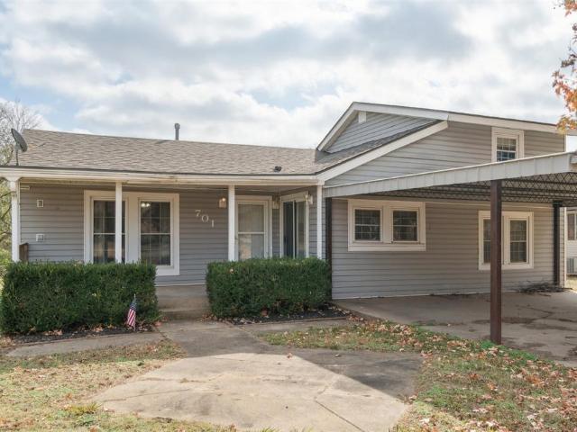 701 E Scissortail Lane