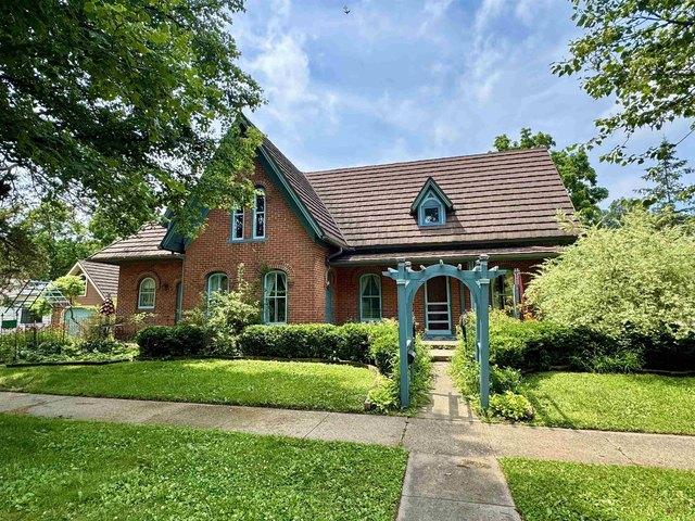 701 Fifth Ave, Decorah, IA 52101