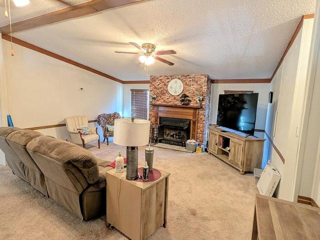 701 Knob Hill Cir