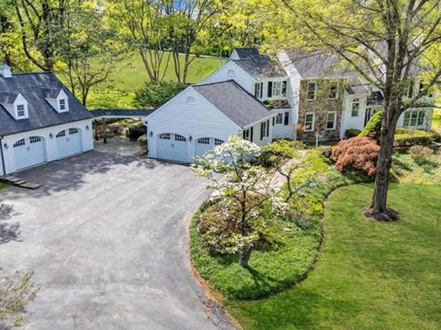 701 Haldane Dr, Kennett Square, PA 19348
