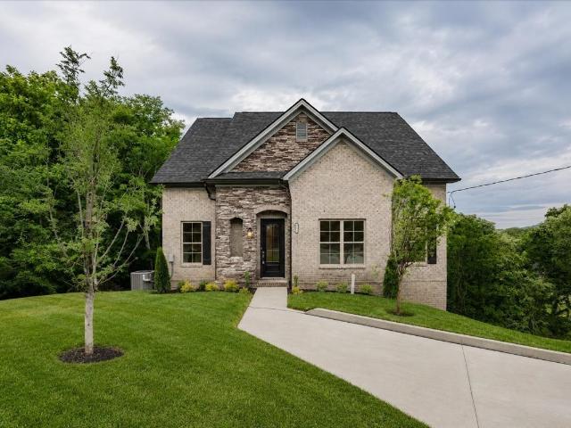701 Harpeth Knoll Ct