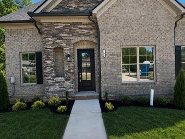 701 Harpeth Knoll Ct, Nashville, TN 37221