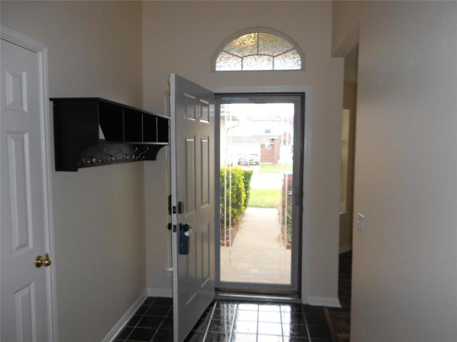 701 Los Robles Rd