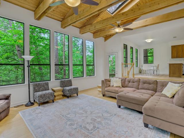 701 Lakeview Estates Drive
