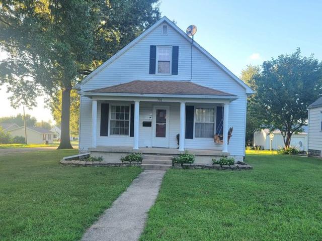 701 Miller St, Nokomis, IL 62075