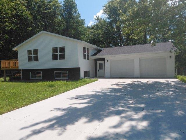 701 Munes St, Athens, WI 54411