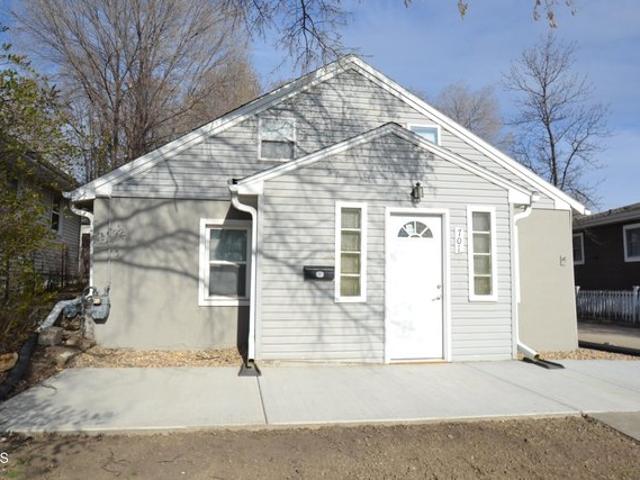 701 N 20th St, Bismarck, ND 58501