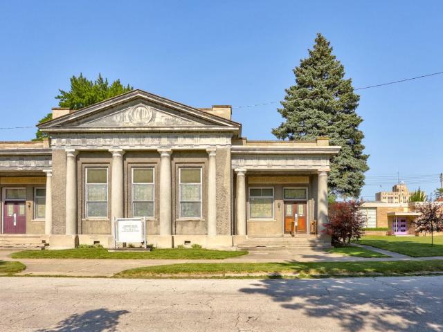 701 N Vanburen Street
