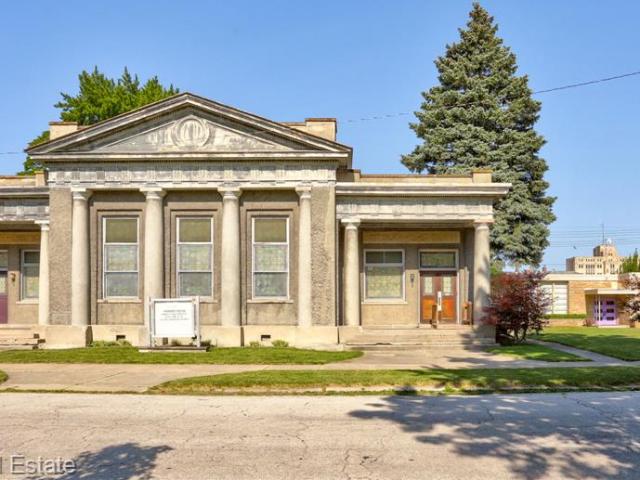 701 N Vanburen Street