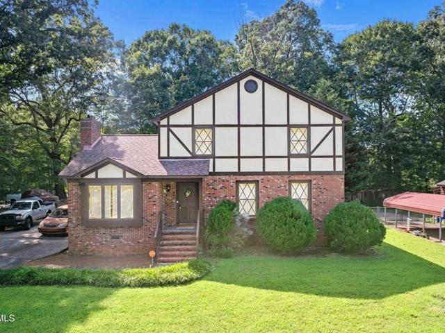 701 N Carr St, Mebane, NC 27302