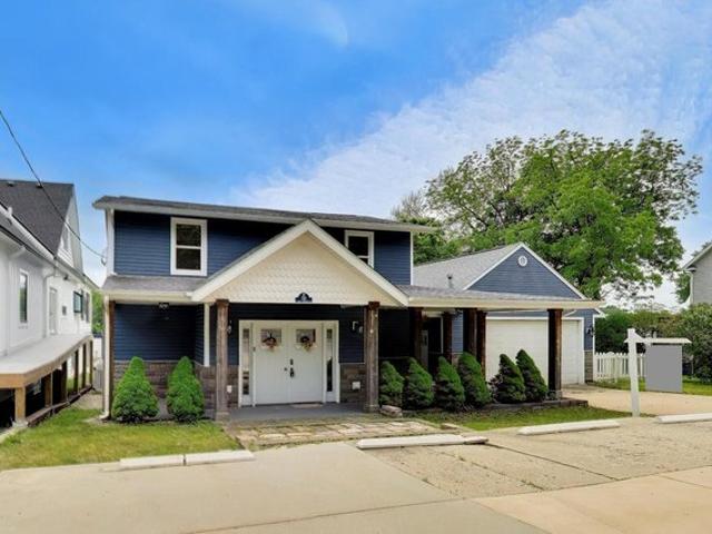 701 N Harrison St, Algonquin, IL 60102