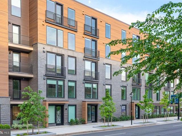 701 N Henry St Apt 312, Alexandria, VA 22314