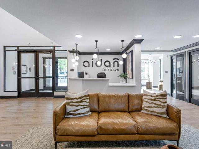 701 N Henry Street # 204