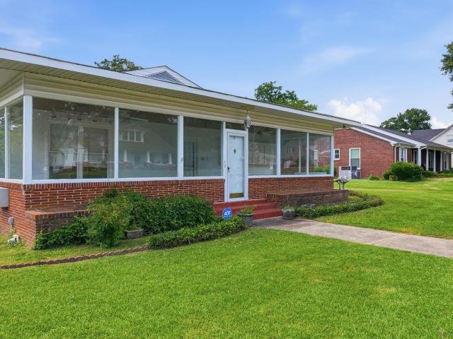 701 N Jackson Ave