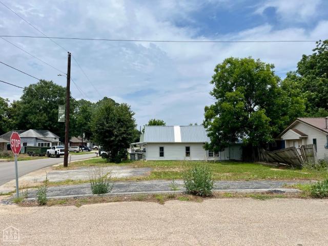 701 N Pruett Street