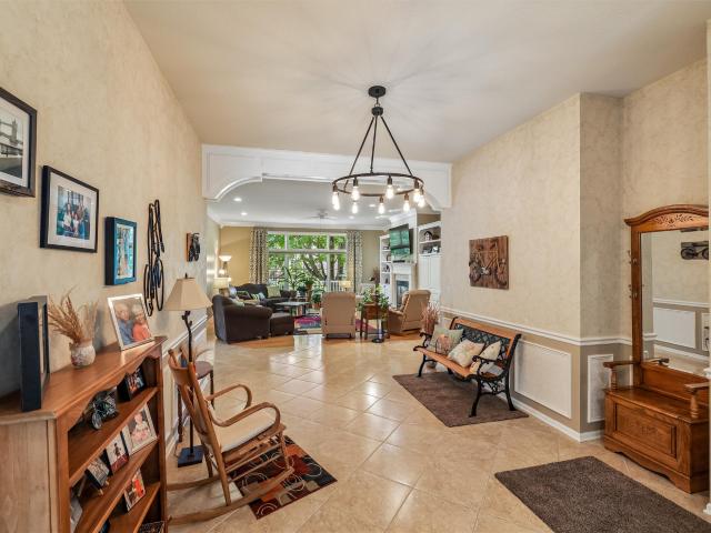 701 NE Georgetown Court