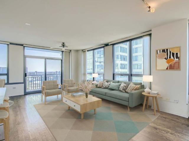 701 S Wells Street # 2104