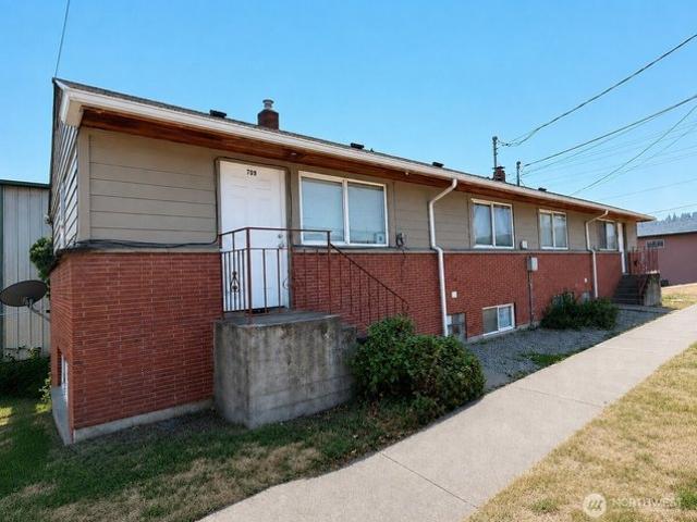 701 S Kenyon St, Seattle, WA 98108