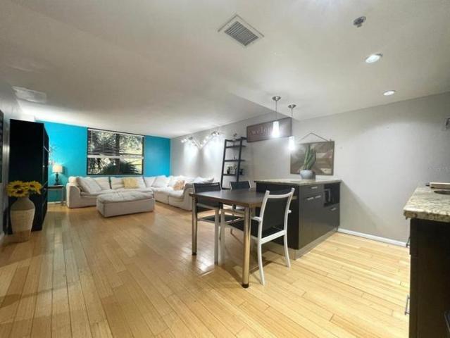 701 S Madison Ave #321, Clearwater, FL 33756