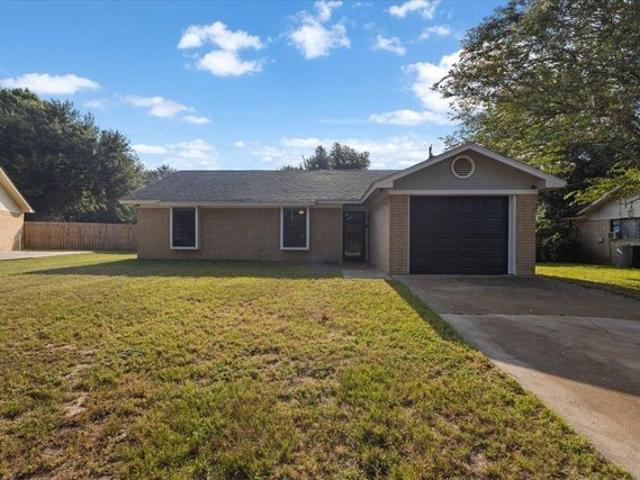 701 Southwood Dr, Athens, TX 75751