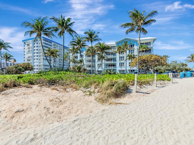 701 SE 21st Ave, Unit 302, Deerfield Beach, FL 33441 | MLS #R11066