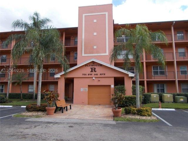 701 SW 141st Ave Unit 110R, Pembroke Pines, FL 33027