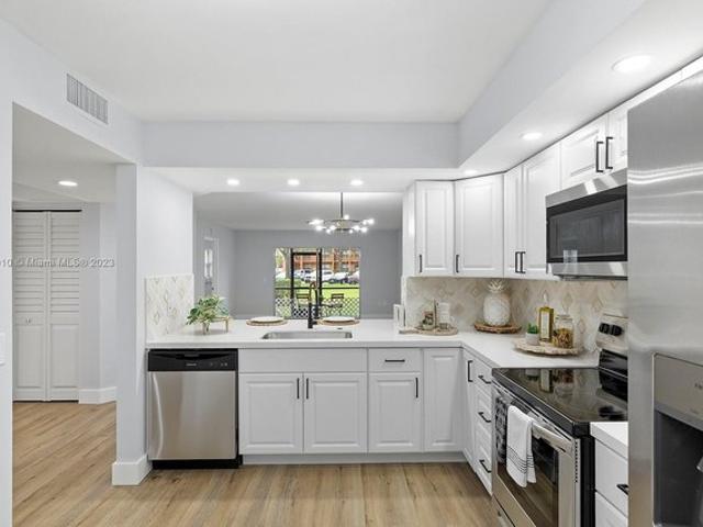 701 SW 142nd Ave Unit 108S, Pembroke Pines, FL 33027