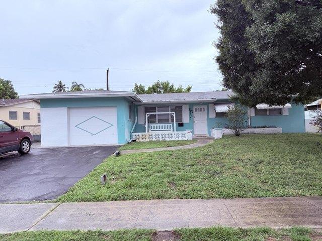 701 SW 64th Ter, Pembroke Pines, FL 33023