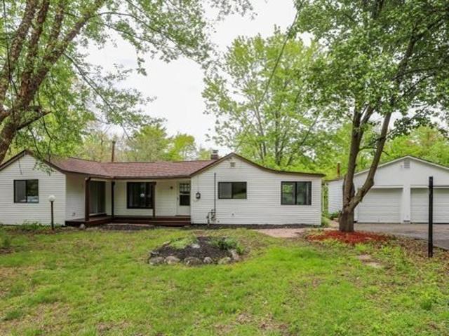 701 Portage Lakes Dr, Coventry Township, OH 44319