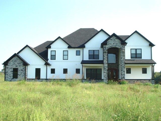 701 Peacock Rd, Paris, KY 40361