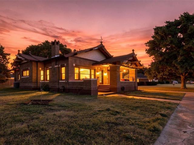 701 Pecan Street