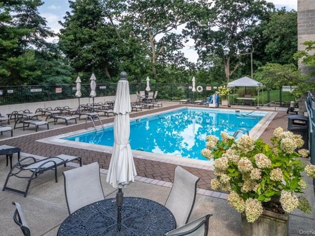 701 Pelham Rd Apt 5L, New Rochelle, NY 10805