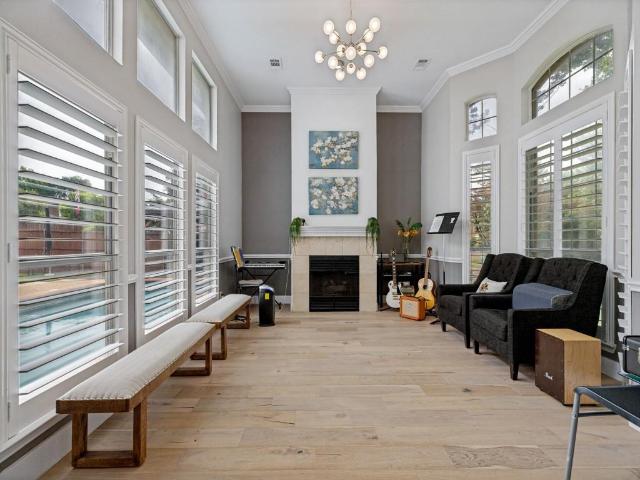 701 pine lakes