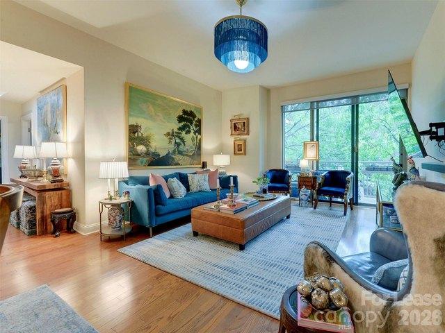 701 Royal Ct Apt 306, Charlotte, NC 28202