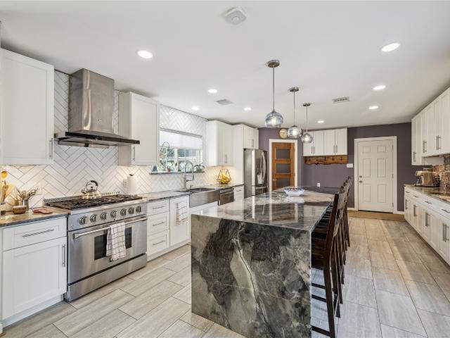 701 W 32nd St, Houston, TX 77018 | MLS #51540 | Compass