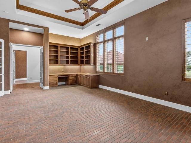 701 W Walcott St, Pilot Point, TX 76258 | MLS #21290