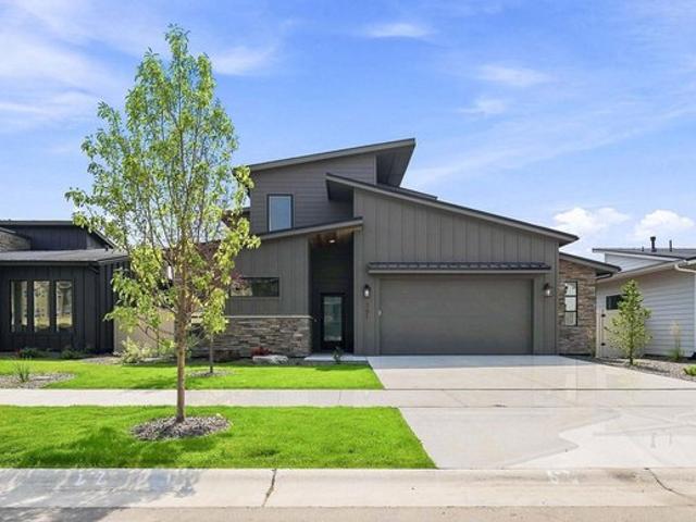 701 W Wrangler St, Meridian, ID 83646
