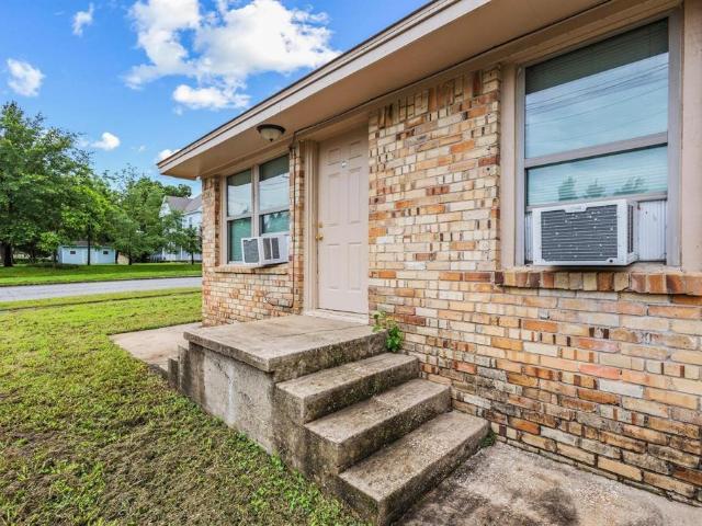 701 W Hull Street # 101 2
