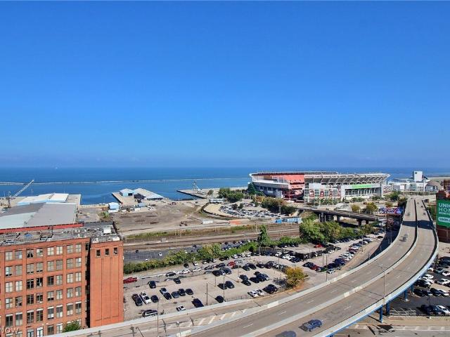 701 W Lakeside Avenue 1301