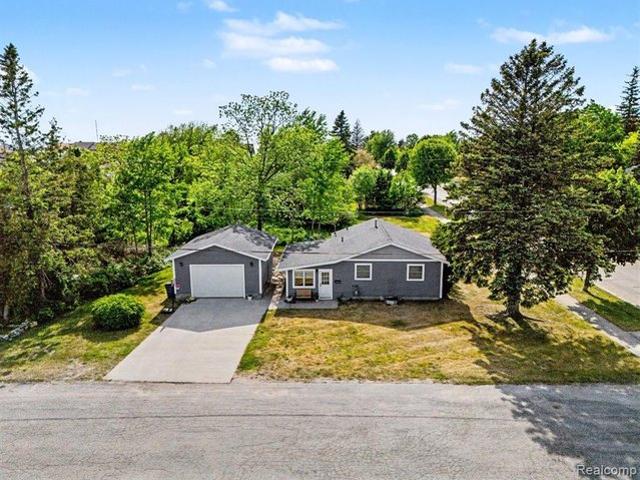 701 W Loomis St, Ludington, MI 49431