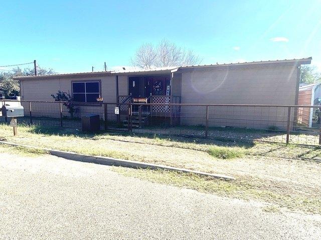 701 W Lucille St, Hebbronville, TX 78361