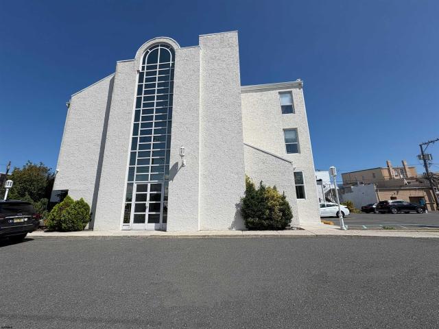 701 West Ave